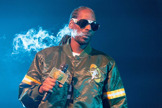 “Death Row”-Weed: Snoop Dogg verkauft eigenes Cannabis | bigFM