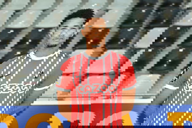 Kenneth Schmidt erhält Profi-Vertrag | Radio Regenbogen