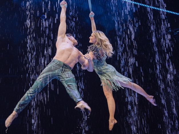 Blutüberströmt: Helene Fischer verletzt sich am Trapez | bigFM Blutüberströmt: Helene Fischer verletzt sich am Trapez | bigFM