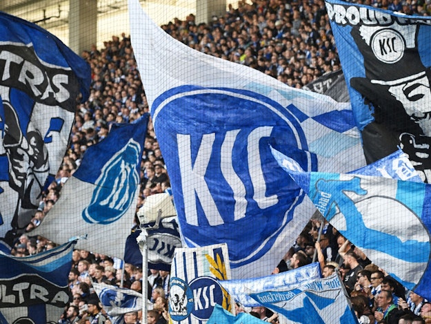 Streit beim Karlsruher SC: Baldiges Gespräch mit Fans? | bigFM Streit beim Karlsruher SC: Baldiges Gespräch mit Fans? | bigFM