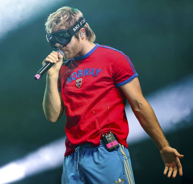 "Nur der Anfang!": Ski Aggu landet mit "Zornig" auf Platz 1 | bigFM