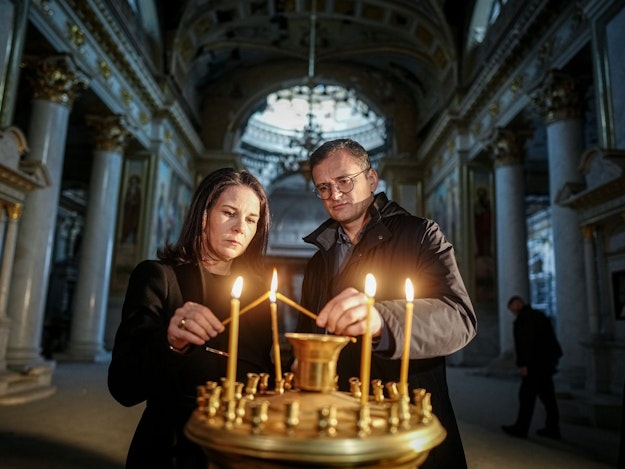 Baerbock besucht mit Kuleba südukrainische Hafenstadt Odessa | Radio ... Baerbock besucht mit Kuleba südukrainische Hafenstadt Odessa | Radio ...