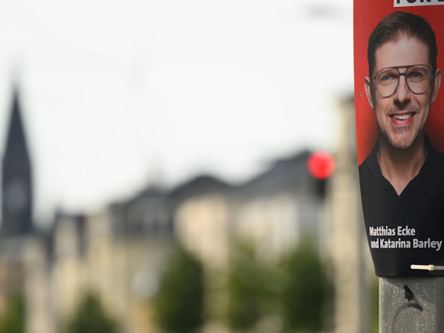 Nach Angriff auf SPD-Politiker Ecke: 17-Jähriger stellt sich | RPR1. Nach Angriff auf SPD-Politiker Ecke: 17-Jähriger stellt sich | RPR1.