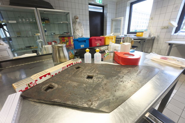 Geköpfter Räuber Schinderhannes - Polizei übergibt Fallbeil | RPR1.