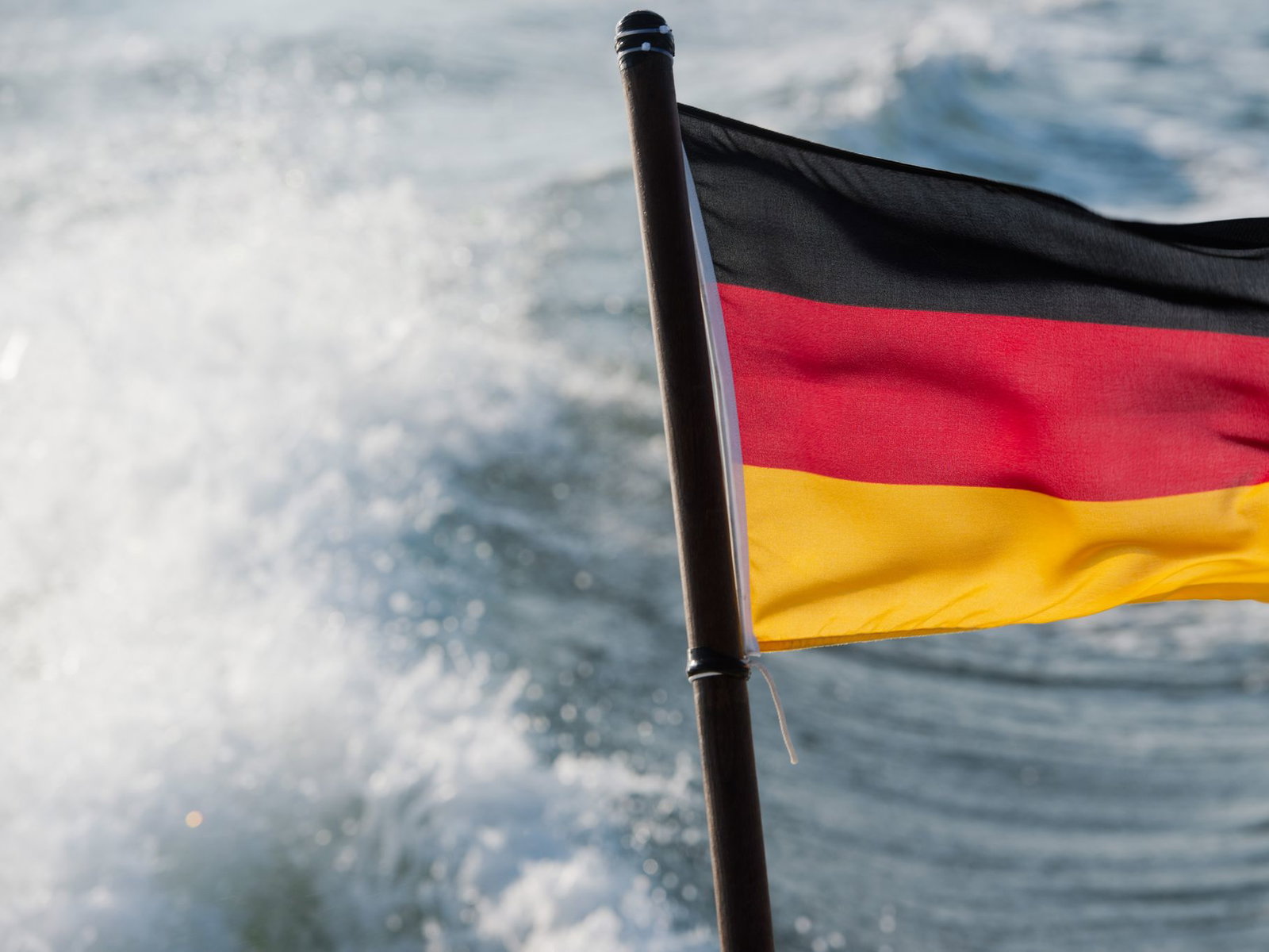 Deutsche Flagge bei Lidl-Reederei - Heimathafen im Südwesten | Radio ...
