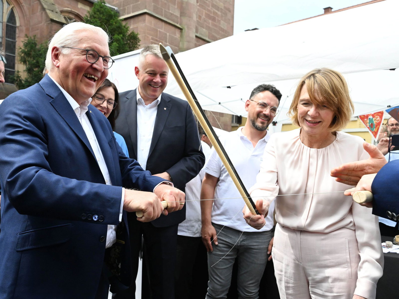 Steinmeier bei Demokratiefest: «Müssen hellwach sein» | RPR1.
